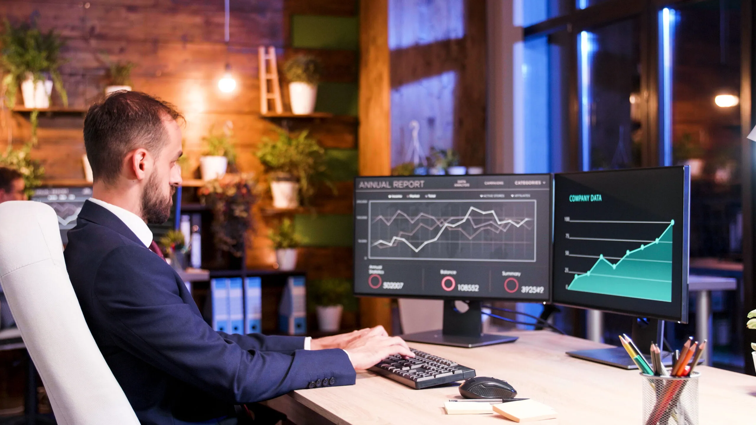 Is dual monitor worth it? Benefits of a two-screen setup - Support Tree